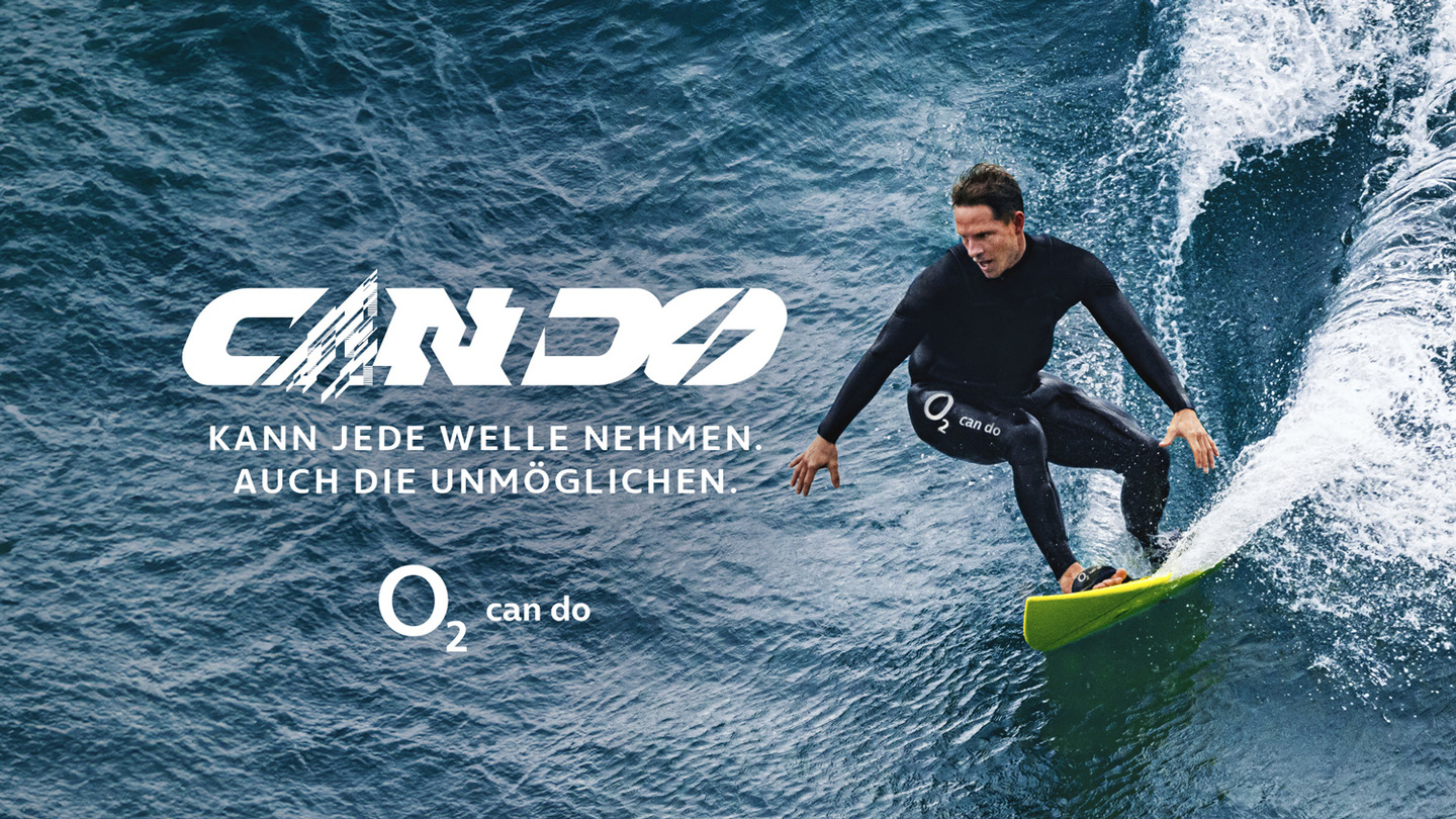 o2 goes Surfing: o2 und Serviceplan Bubble machen Big Wave Surfer ...